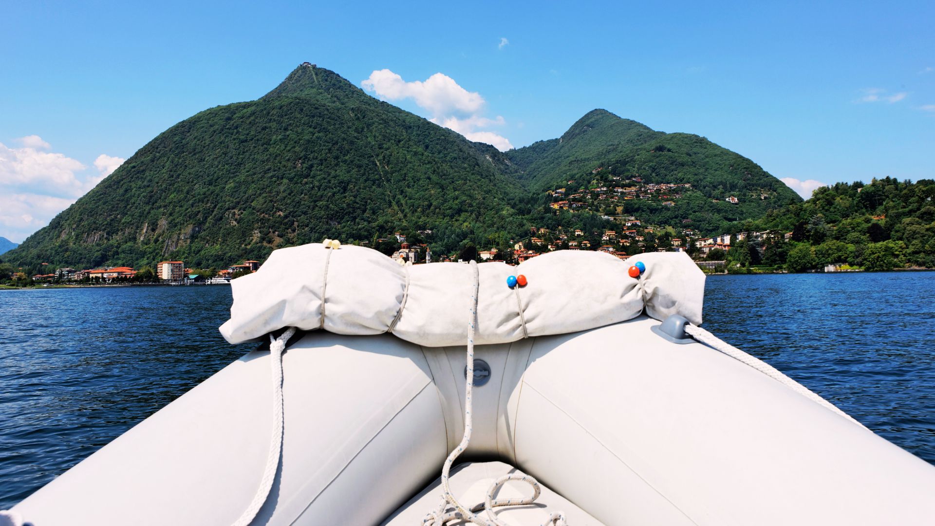 Inflatable Rafts on Lakes: A Safety and Usage Guide